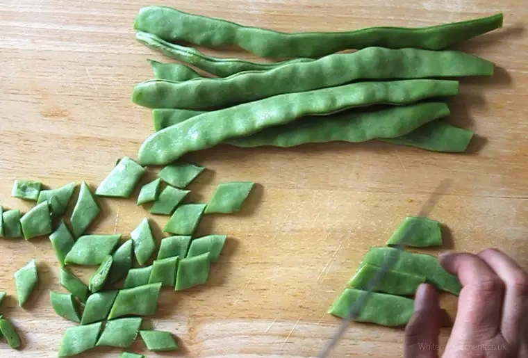 How to Cook Runner Beans Quickly and Easily – White River Kitchens How to Cook Runner Beans Quickly and Easily – White River Kitchens